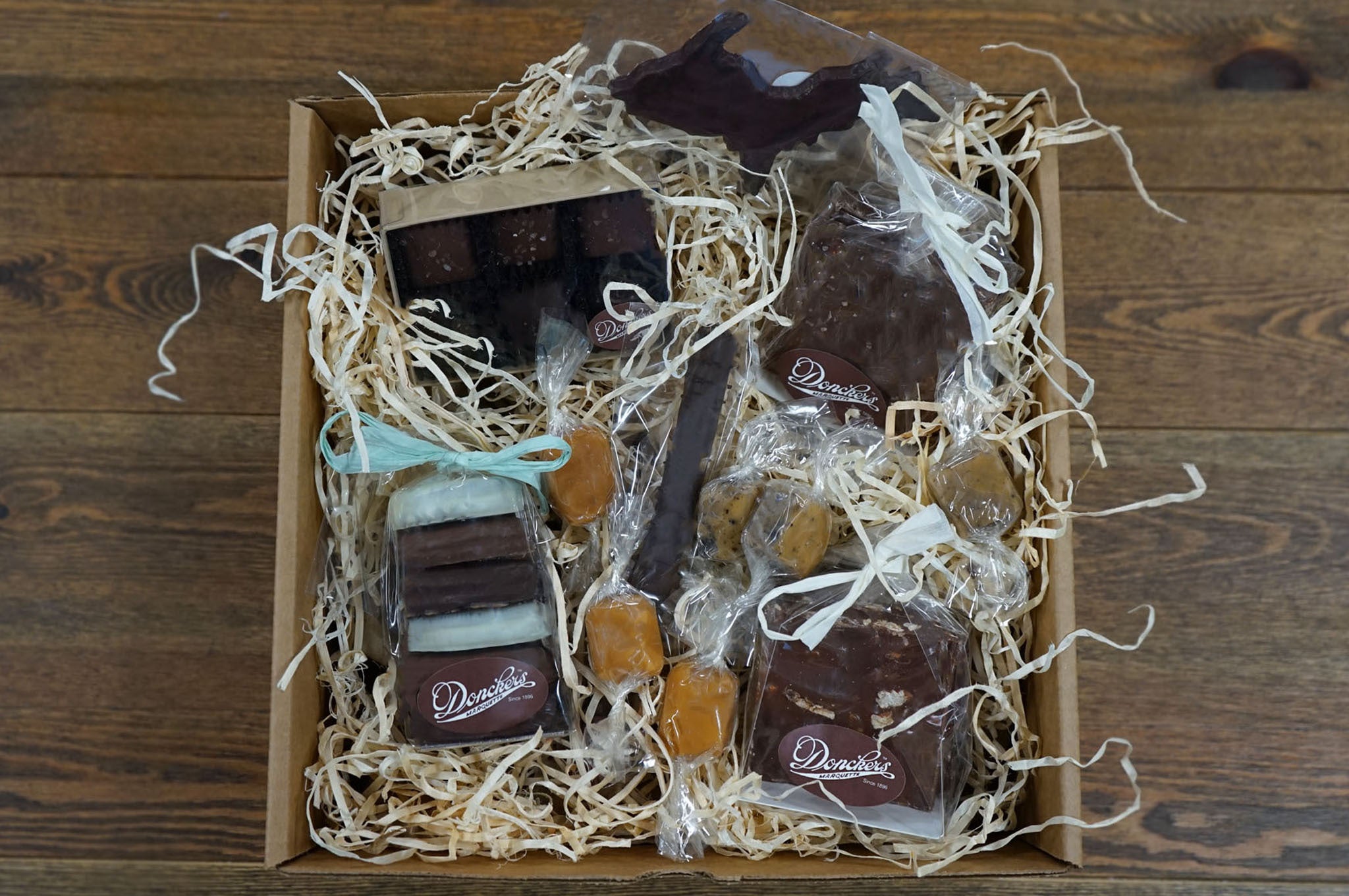 Medium Signature Sampler | Donckers Candy Kitchen